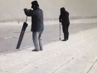 ICE HARVESTING - Encyclopedia Dubuque